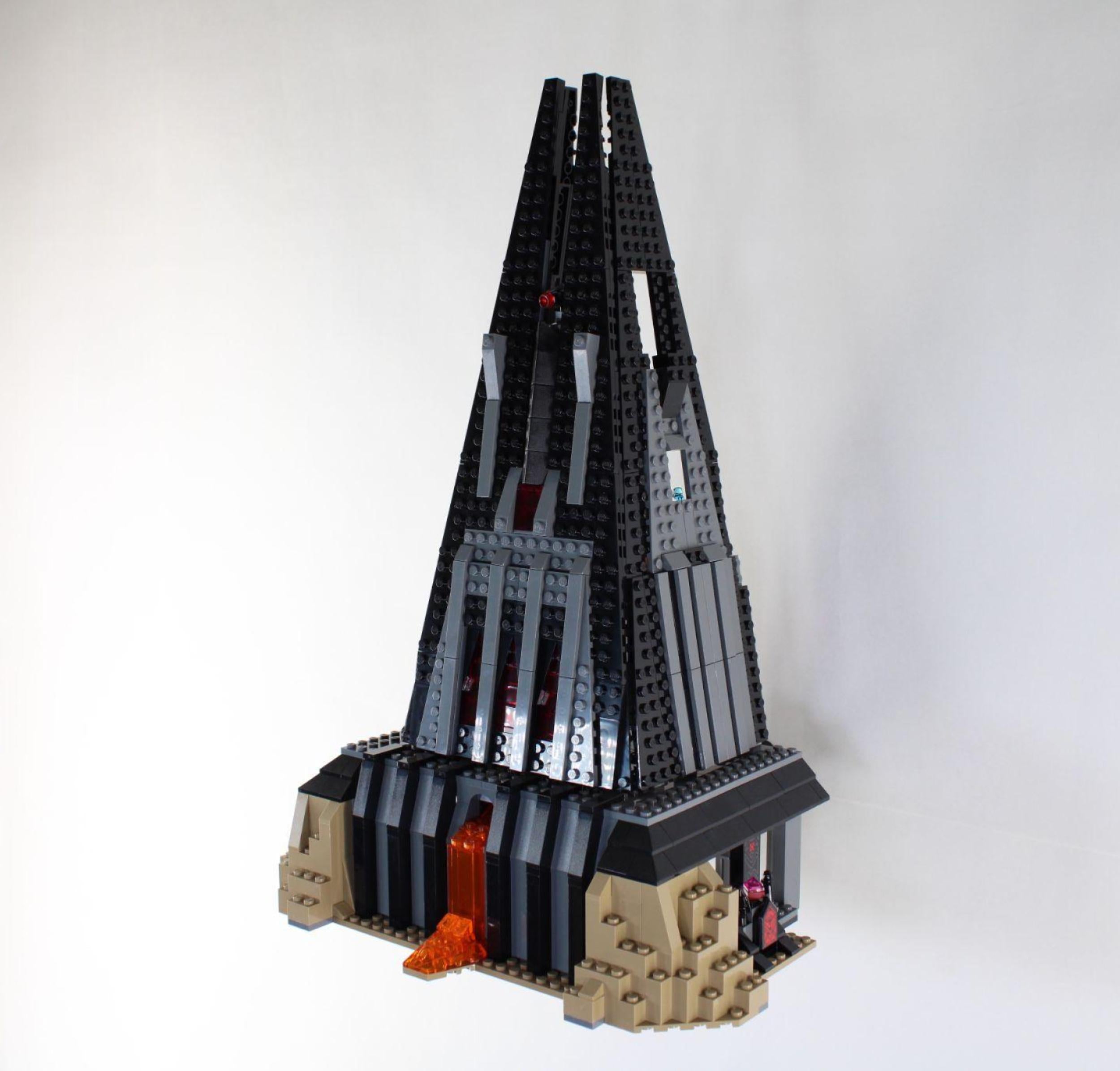 Wall Mount for LEGO® Star Wars™ 75251 Darth Vader's Castle – HOX3D