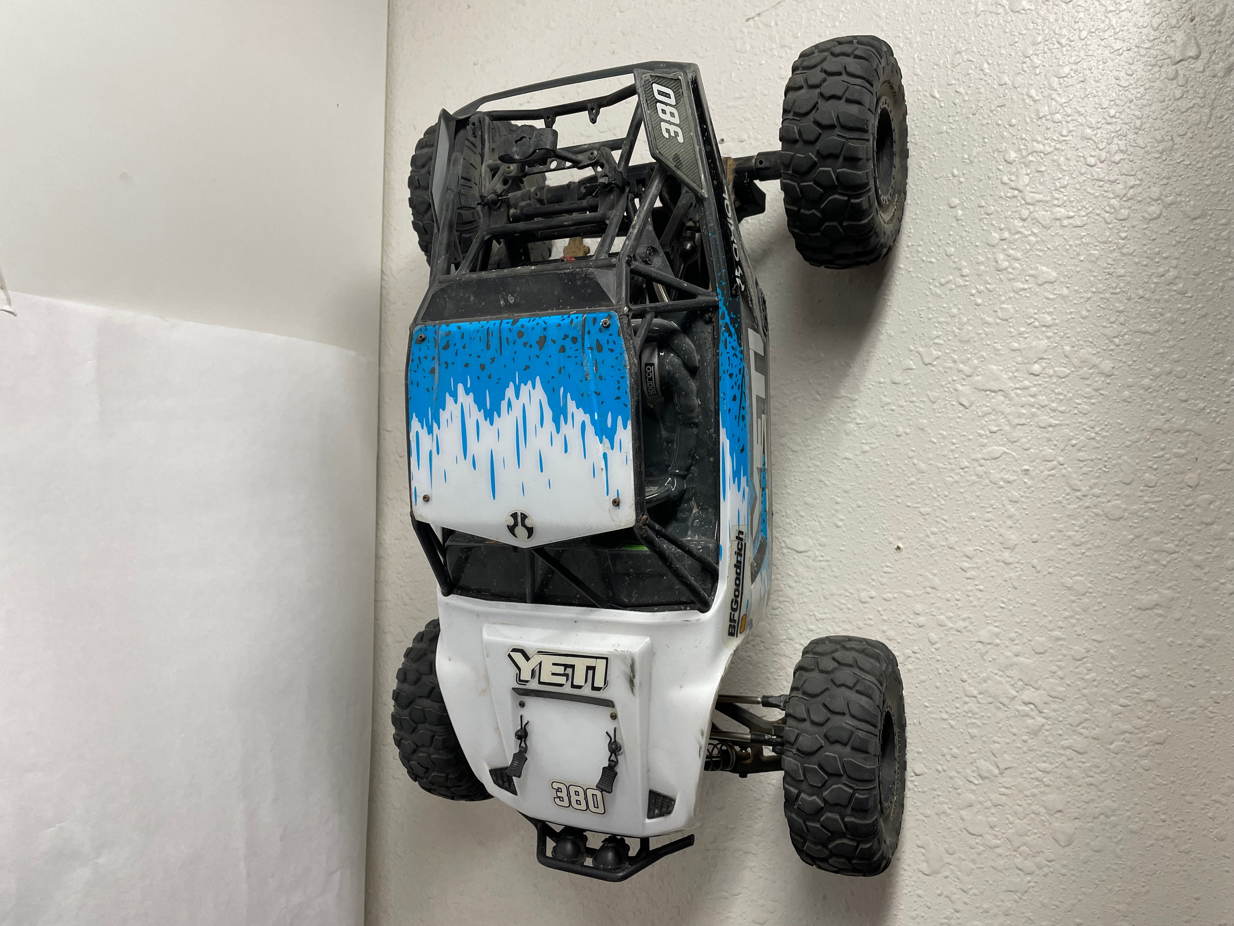 Wall Mount For Axial Yeti (1/10th Scale) – HOX3D